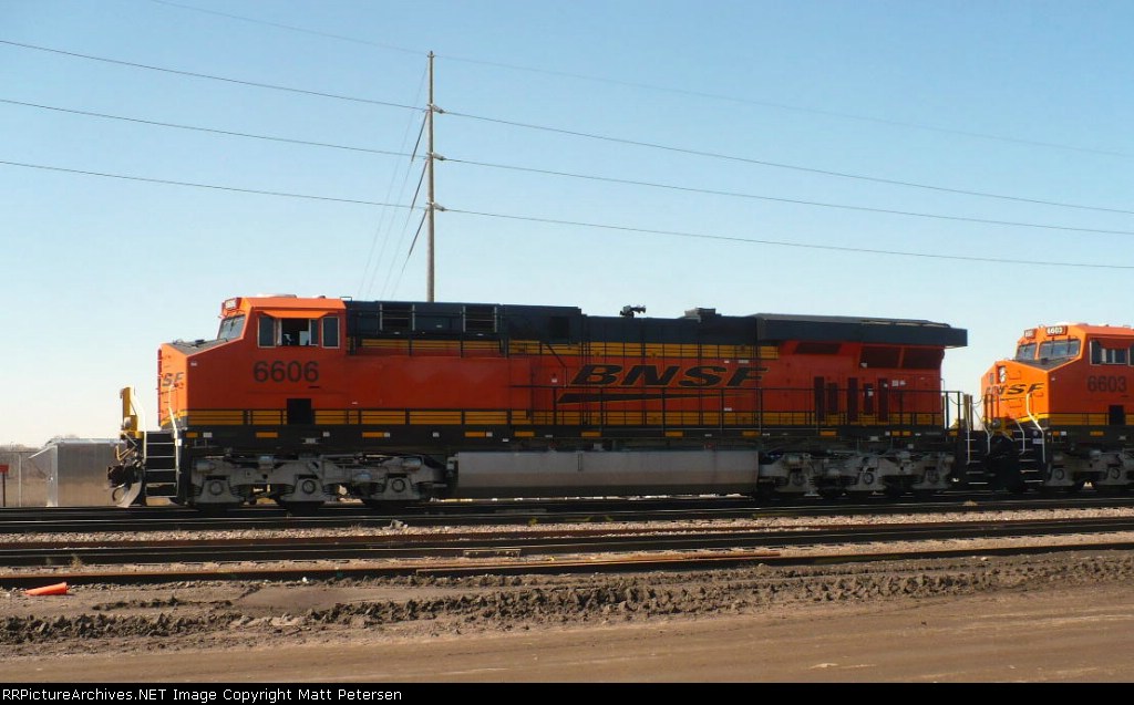 BNSF 6606